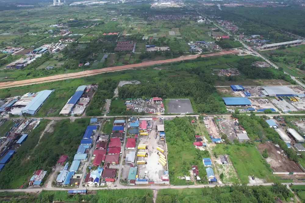 Johan Setia land for rent with concrete flooring - Factprop